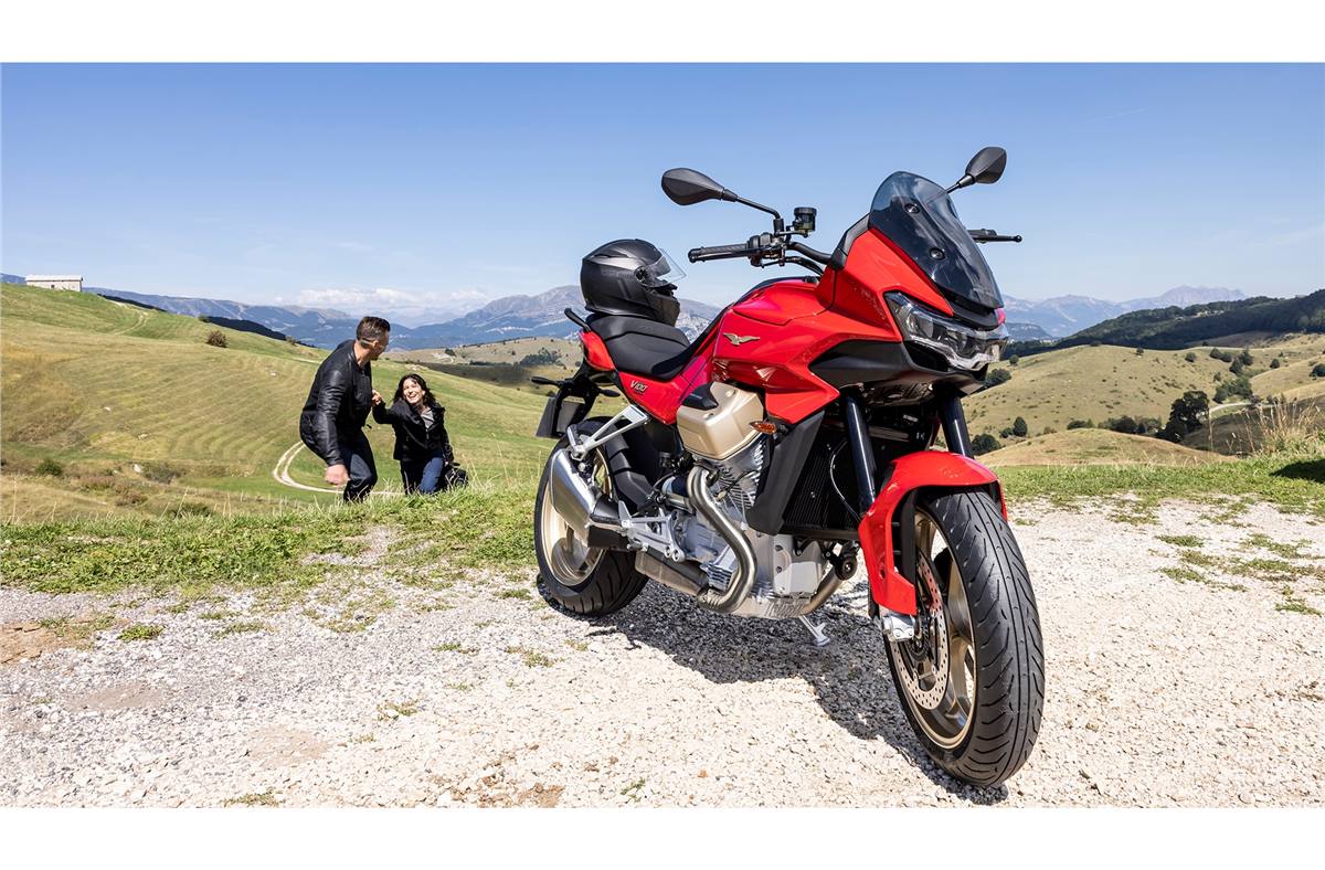 Street Bikes Razee Motorcycle Center North Kingstown, RI (401) 295-8837