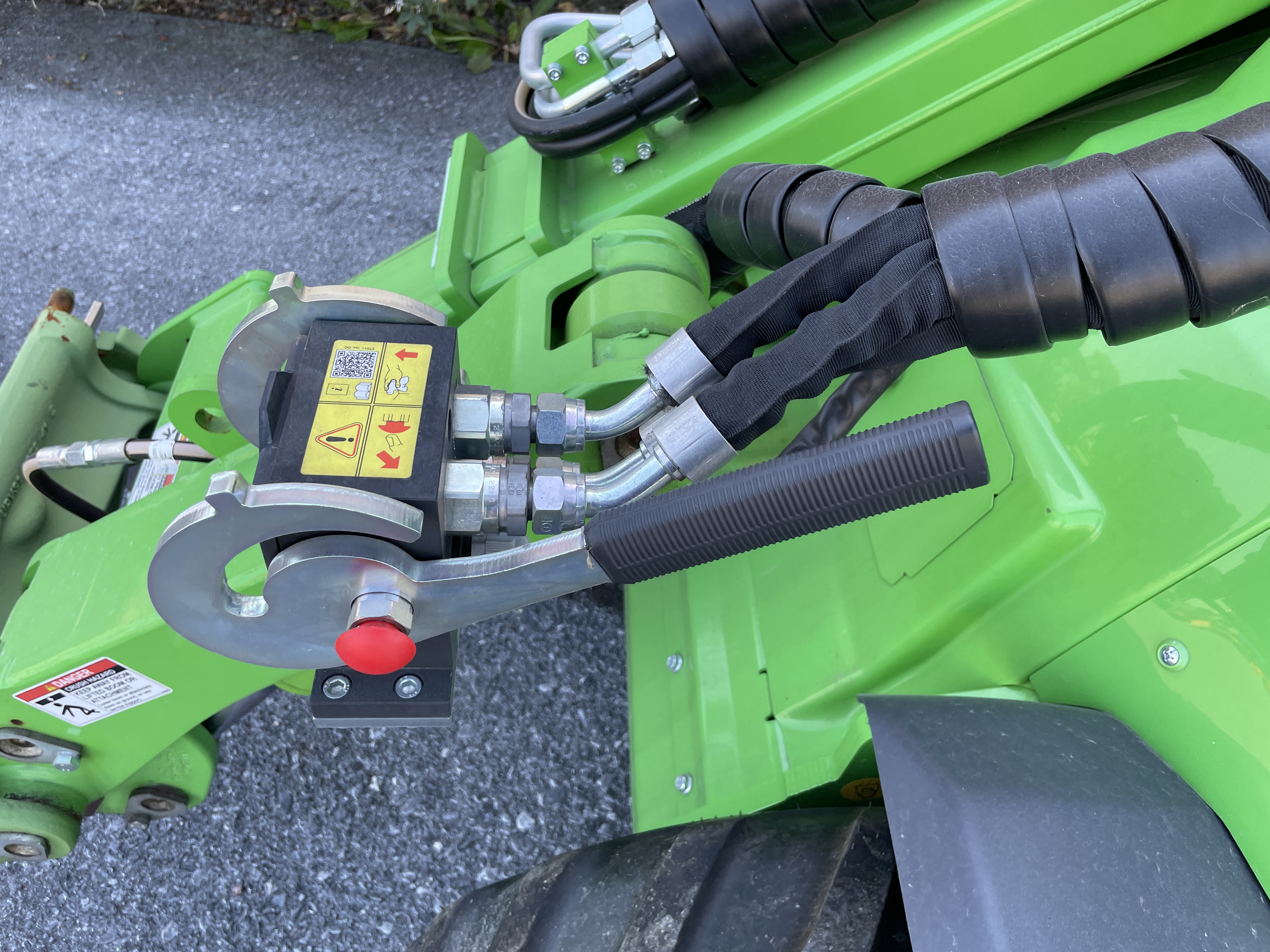 Commercial Loaders from Avant Ebling's