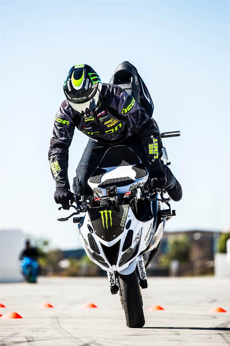 Jason Britton give free stunt show in Jersey | Suzuki GSX-R Motorcycle ...