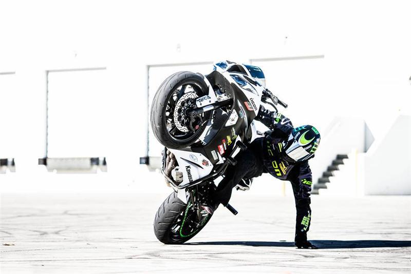 Jason Britton give free stunt show in Jersey | Suzuki GSX-R Motorcycle ...