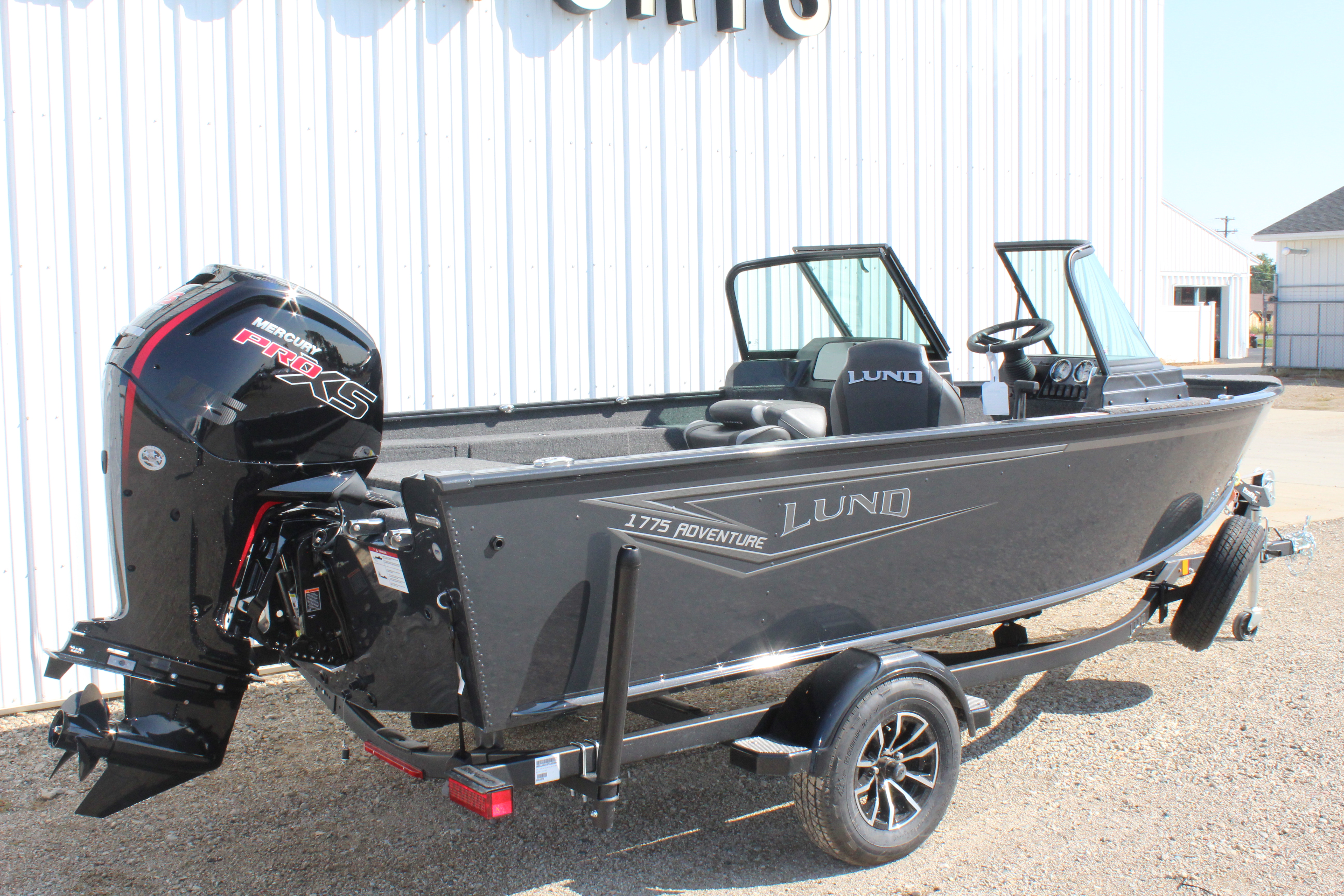 Lund® Fishing Boats For Sale | Lansing & Grand Rapids MI