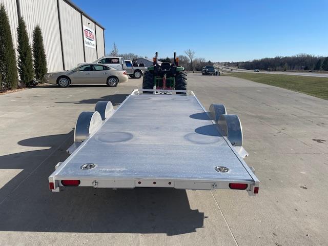 Flatbed Trailer Tredz Central Tire Pros Cortland, NE (888) 513-8473