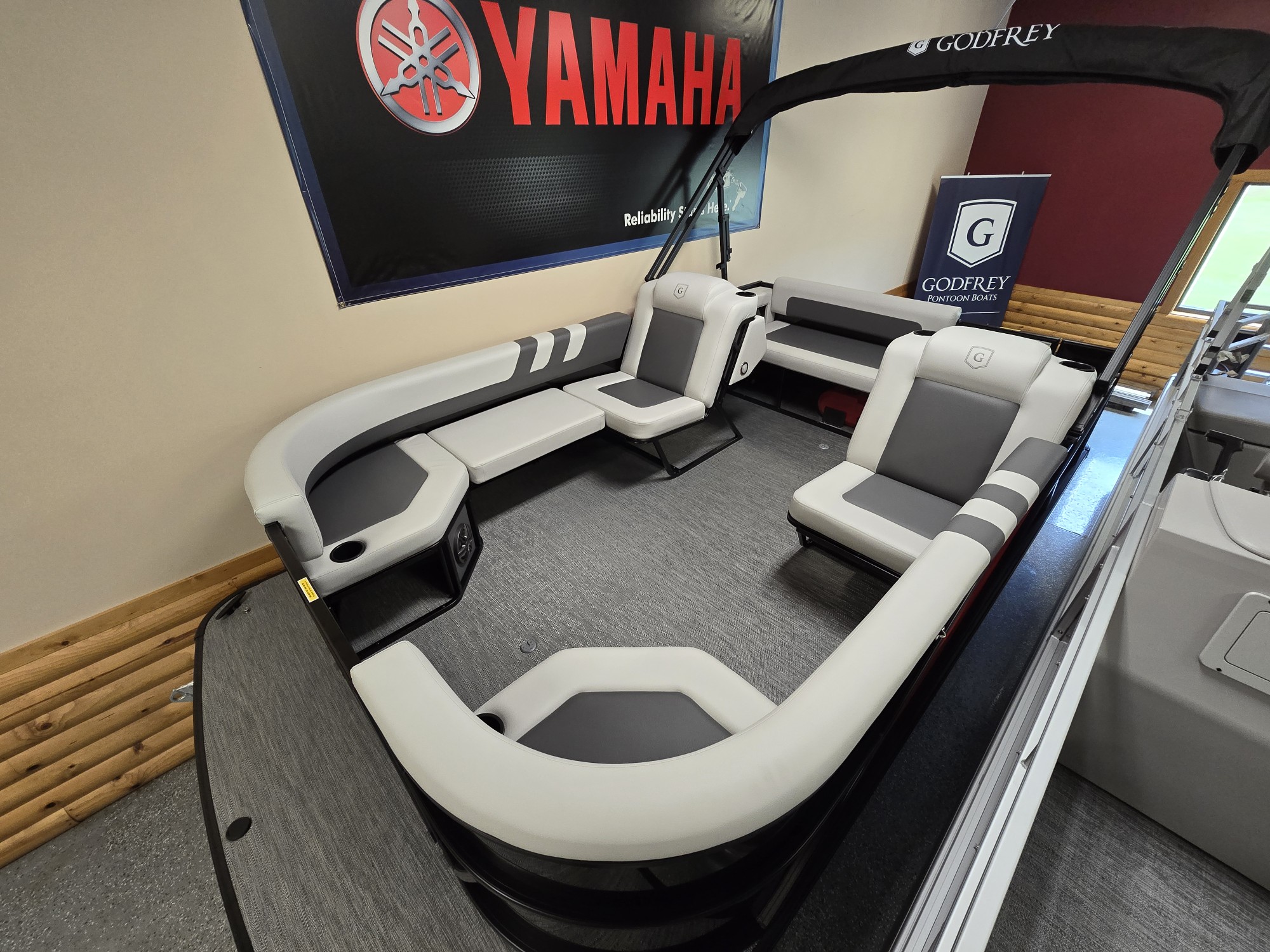 Pontoon Boats For Sale | Minneapolis MN | Pontoon Boat Dealer