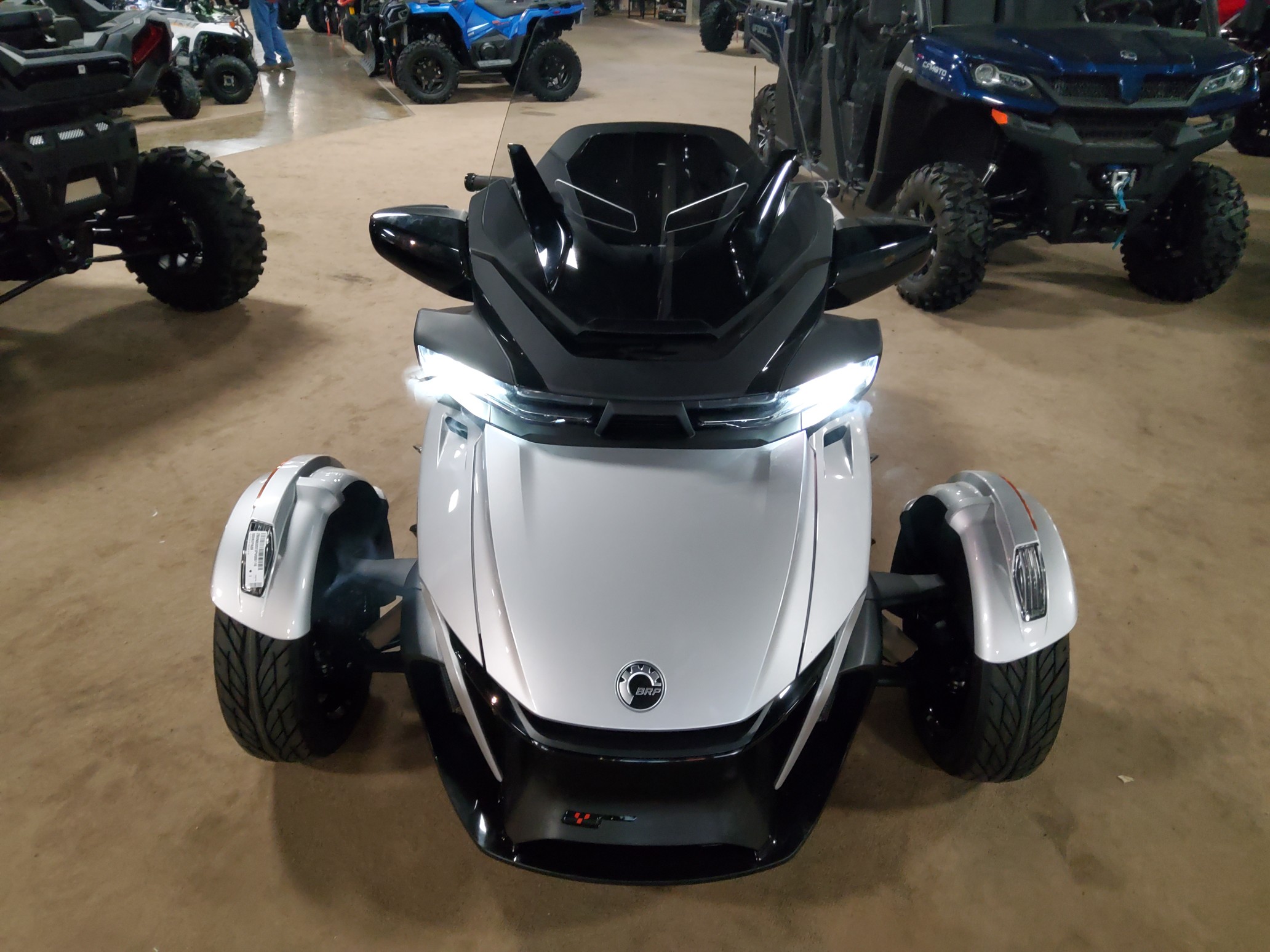 3 Wheel Motorcycle and MOTORCYCLE World of Powersports Inc.