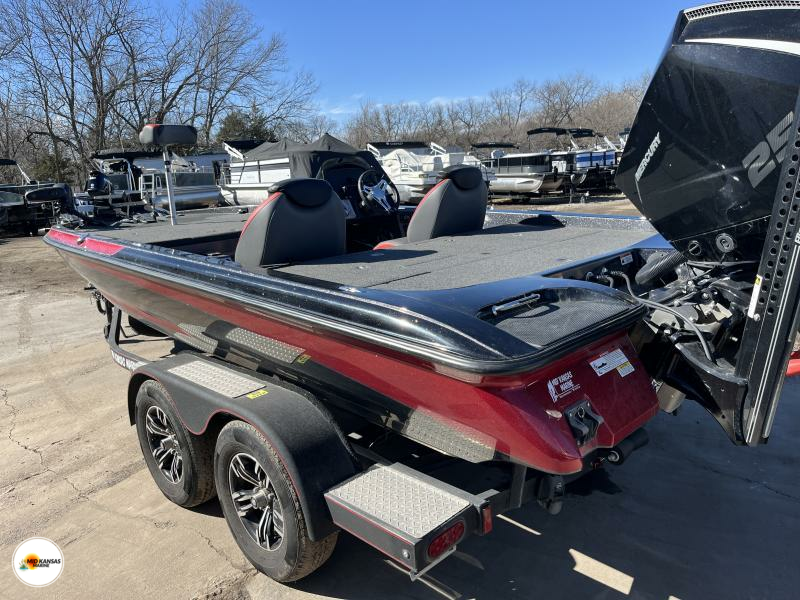 Inventory from Caymas Boats Mid Kansas Marine Hutchinson, KS (620) 665-0396