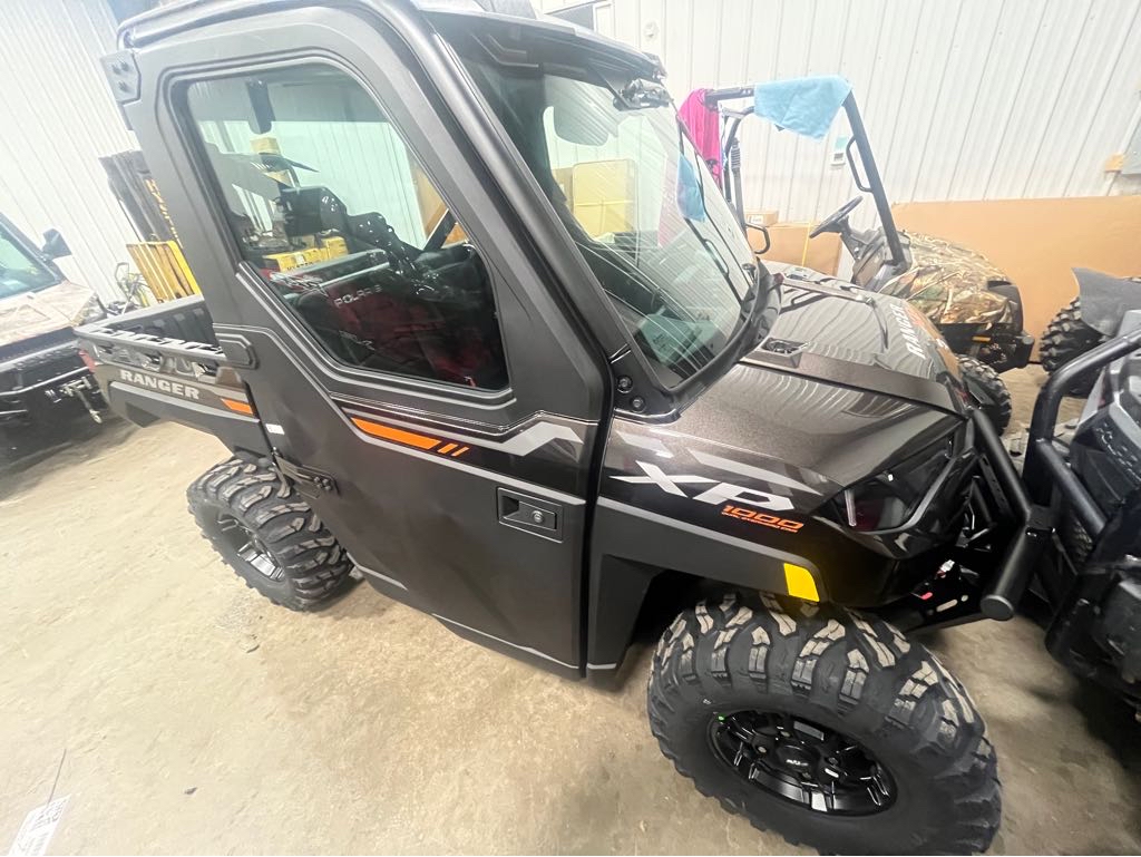 Side x Side GRAVELY/POLARIS INC. DUNBAR, WV (800) 216.7007