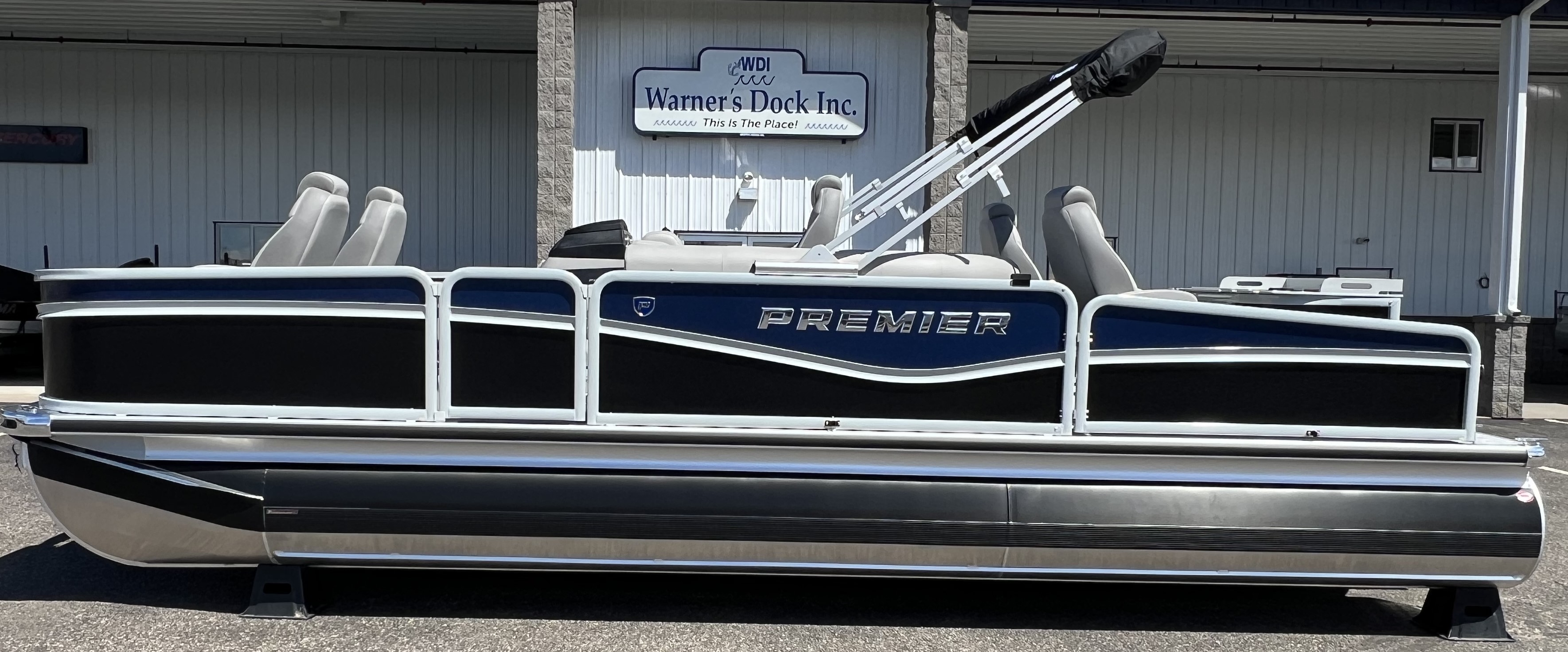 Premier® Pontoons For Sale in New Richmond, WI | Pontoons