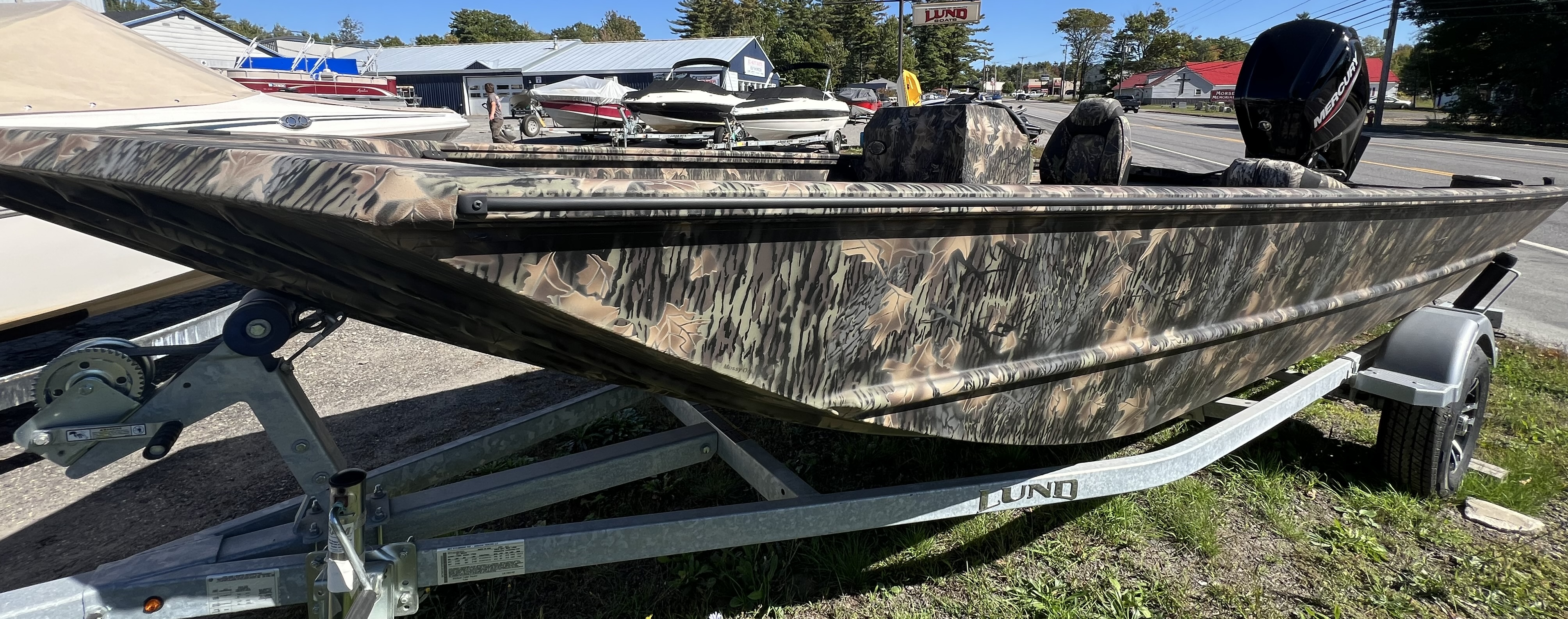 Boats, KAYAKS and Pontoon Mid-Maine Marine, Inc. Oakland, ME (800) 649-2628