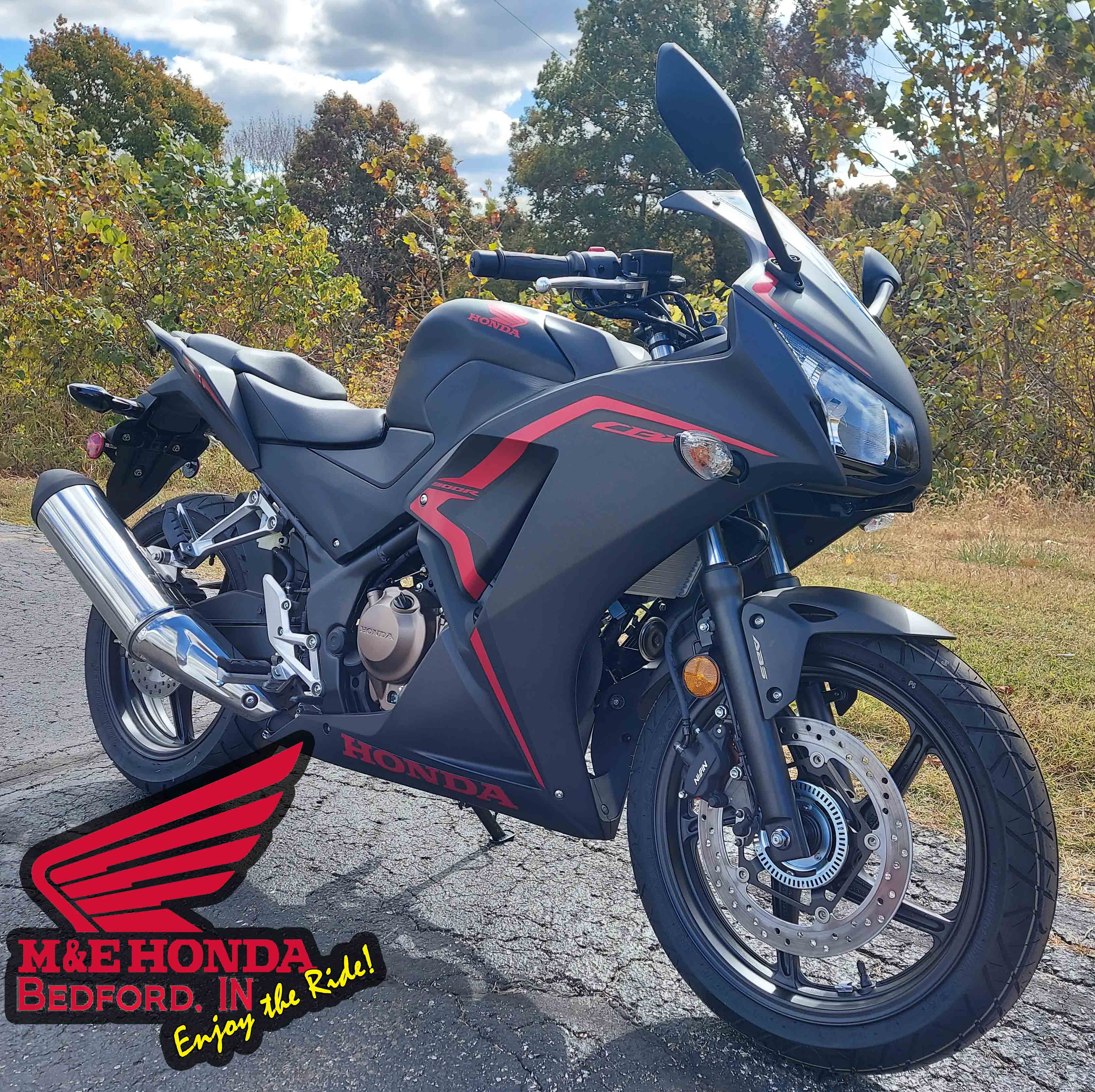 Street Bikes M & E Honda Bedford, IN (812) 279-3569