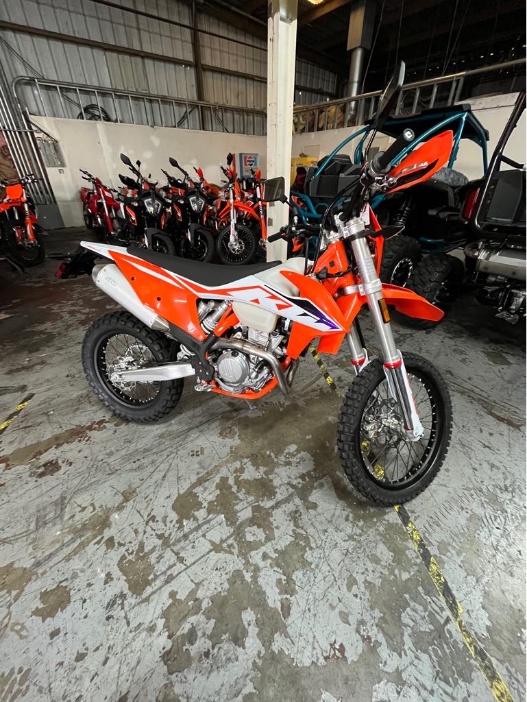 Street Bikes Honda Kawasaki KTM of Modesto Modesto, CA (209) 529-5424