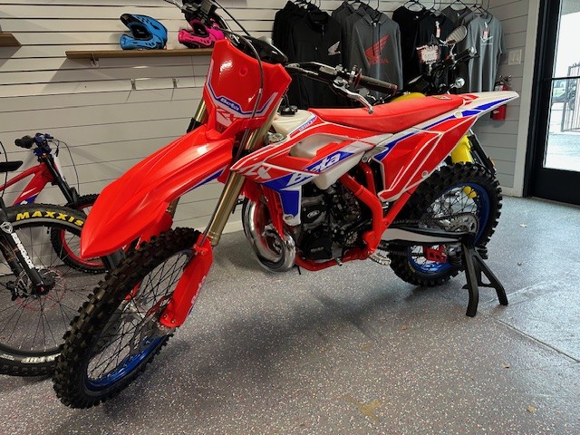 Dirt Bikes from Beta Motorcycles, Echo and Suzuki Steadman's Recreation ...