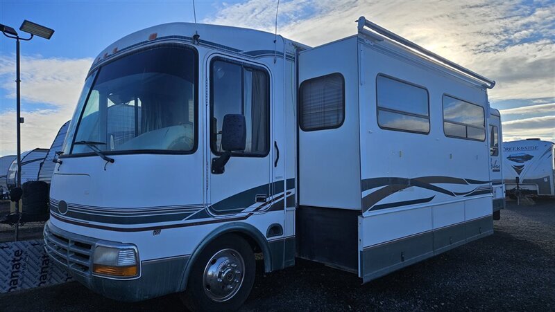 Travel Trailers, Motorized RVs and CAMPER Southern Idaho RV & Marine ...