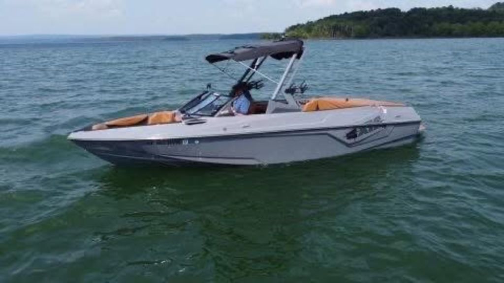 Boats from Axis Wake Research, Ranger Boats and SunCatcher Jett Fast ...